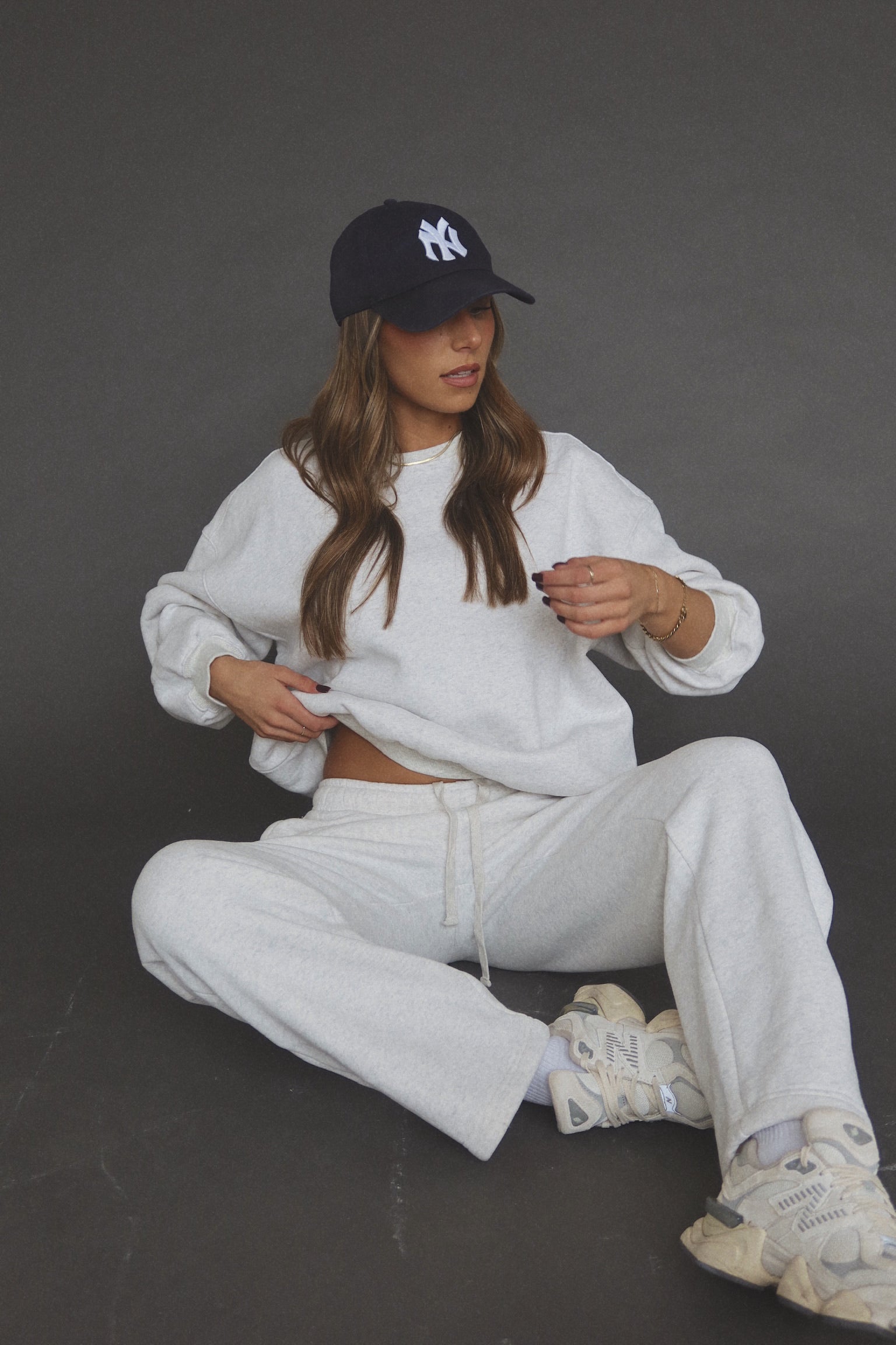 RESTOCKED :Lennox Crew Neck Sweatshirt In Heather White – Madida Clothing